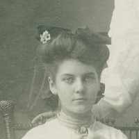 Mina Nichols (1892–1982)