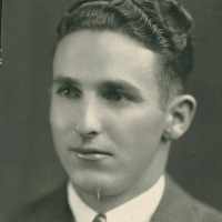 Walter James McBride Sr (1913–1995)